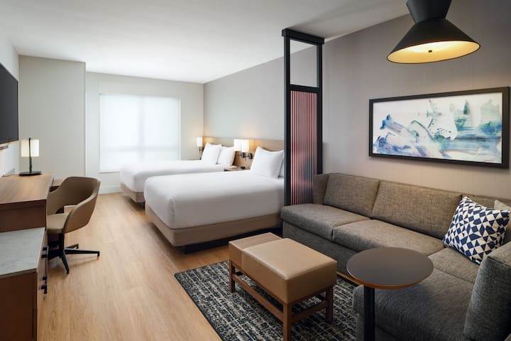 Stay Close To Downtown Melbourne | Outdoor Pool - Melbourne, FL