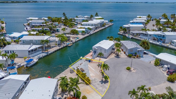 Canal Front Rv Lot 451 Venture Out (40x23x70x31x35 - Big Pine Key, FL