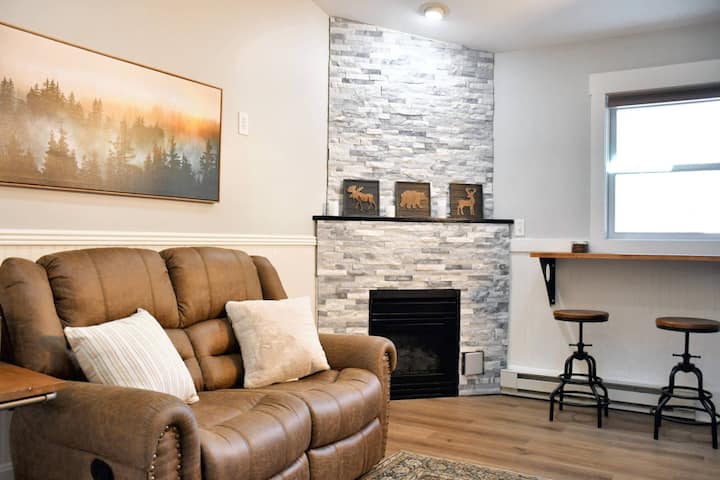 Historic Charm Meets Modern Comfort. - Estes Park, CO