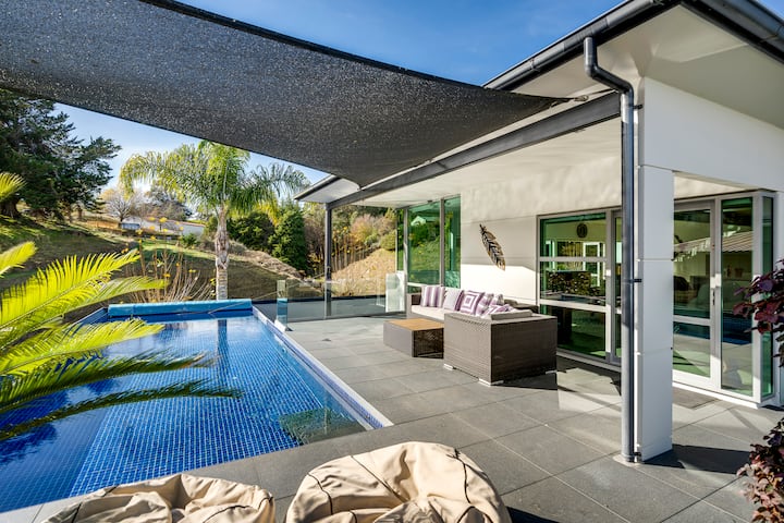 Woodford Views - Havelock North Holiday Home - Hastings, New Zealand