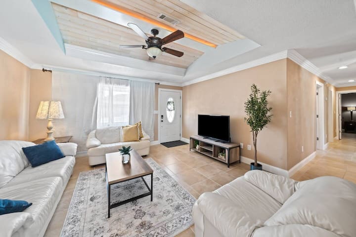 11->melbbeach|pool|pingpong|firetable|bbq|kingbed - Palm Bay