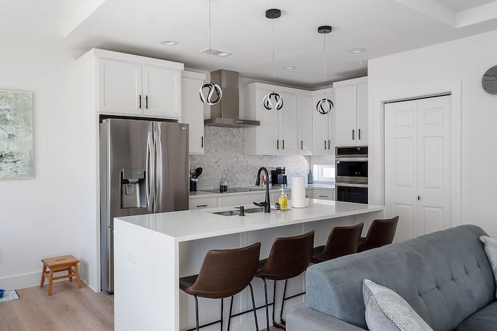 Modern Townhome | Rooftop + Backyard & Garage #2 - Dallas, TX