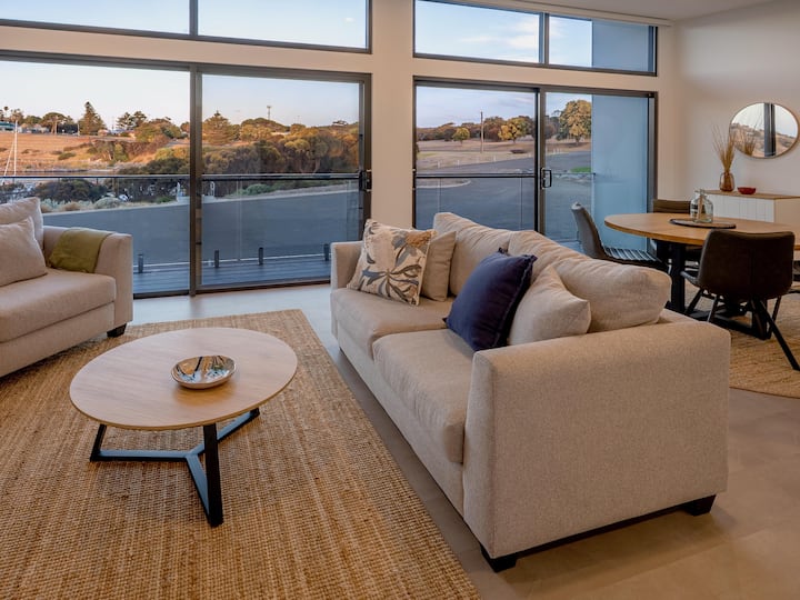 Cove Landing Marina Apartment 3 Lily May Sleeps 4 - Penneshaw