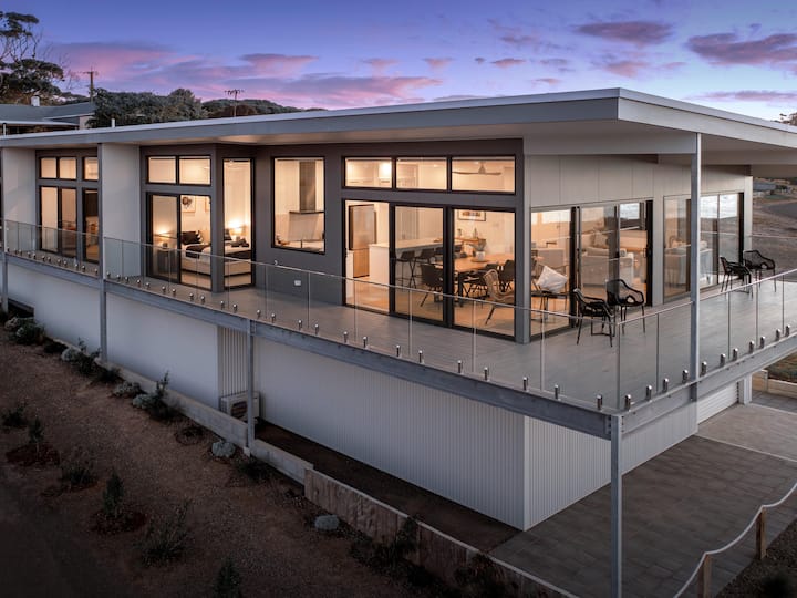 Cove Landing Marina Apartment 1 Karatta Sleeps 4 - Penneshaw