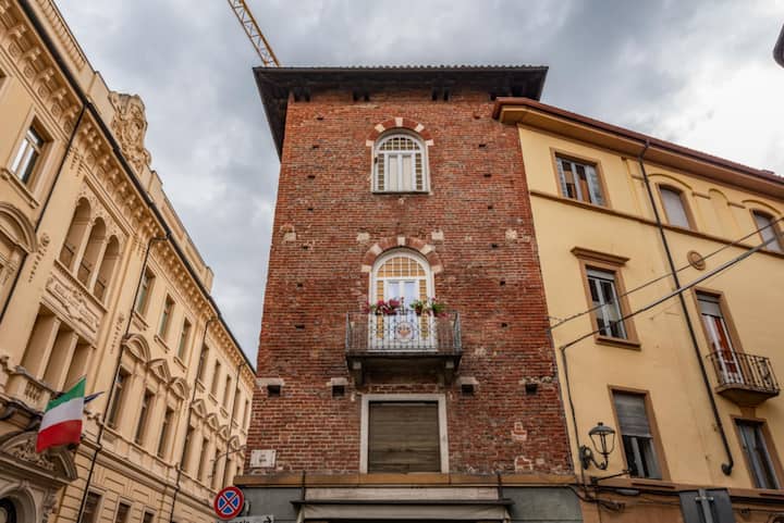Torre Quartero 4pax- Wifi - Asti