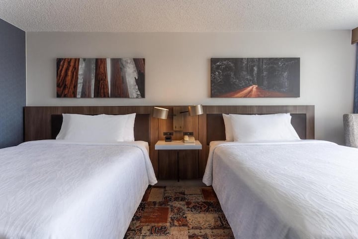 Paradise Found! Pets Allowed, Onsite Parking! - Berkeley, CA
