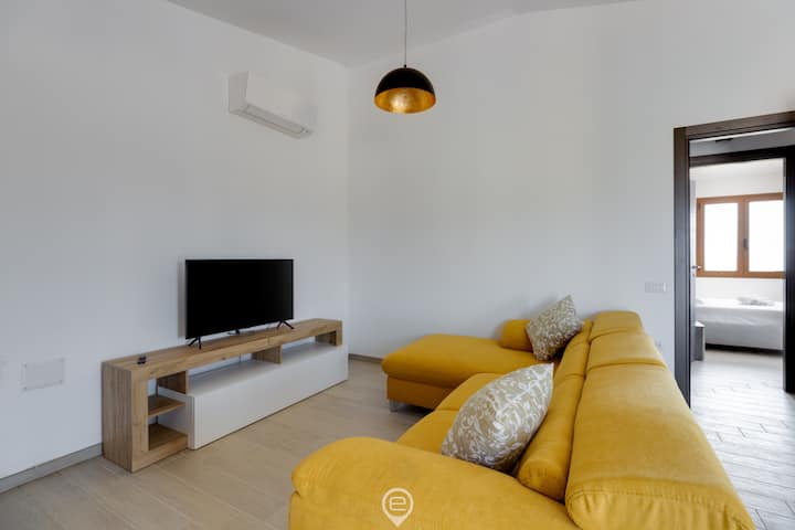 Mandarin Apartment 6 - Girasole