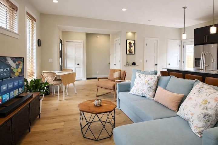 Allevue Old Towne Tc Private Rooftop Walkable - Traverse City, MI