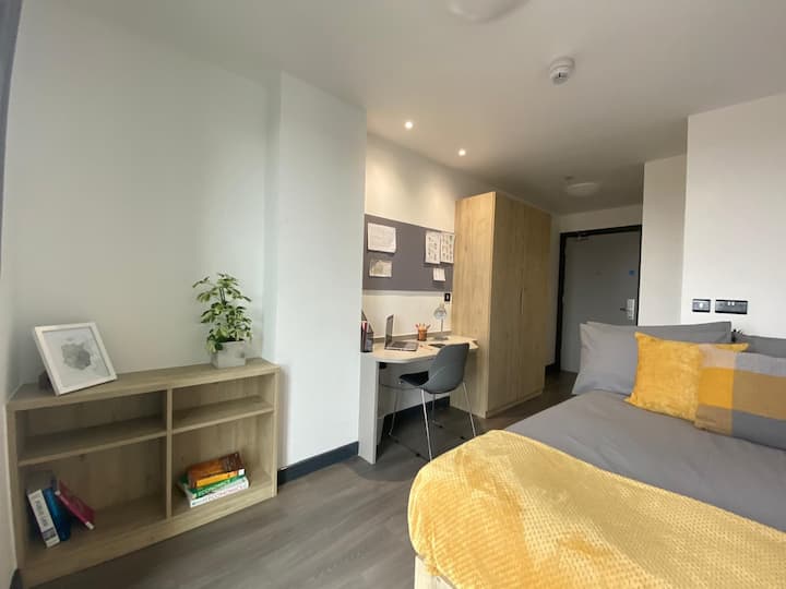 For Student Only Ensuite Rooms In Belfast - Belfast