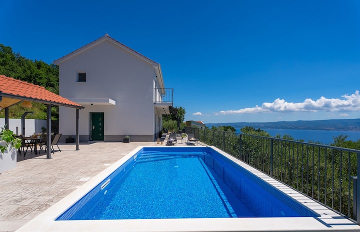 Seaview Villa Roko With Heated Pool - Omiš
