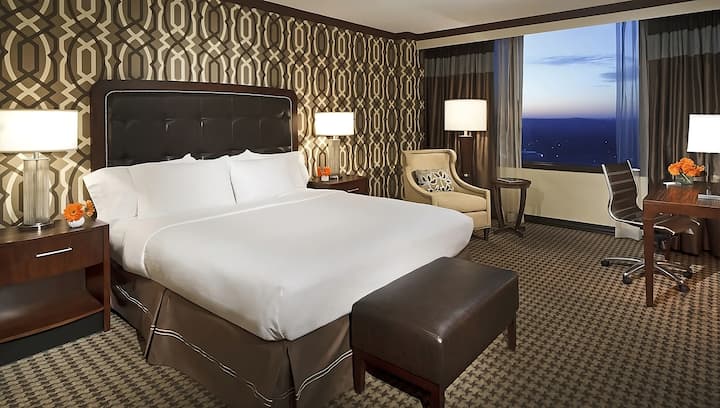 Haven Of Serenity! 2 Pools, Pets Allowed! - Alexandria, VA