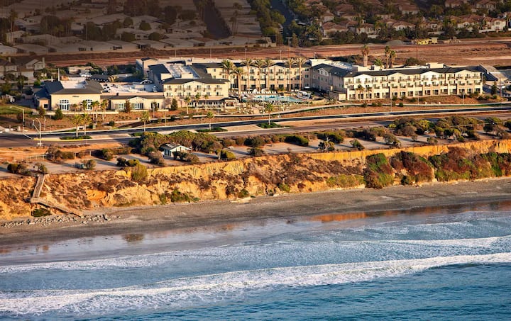 Family-friendly Haven: Oceanview, Onsite Pool! - Carlsbad, CA