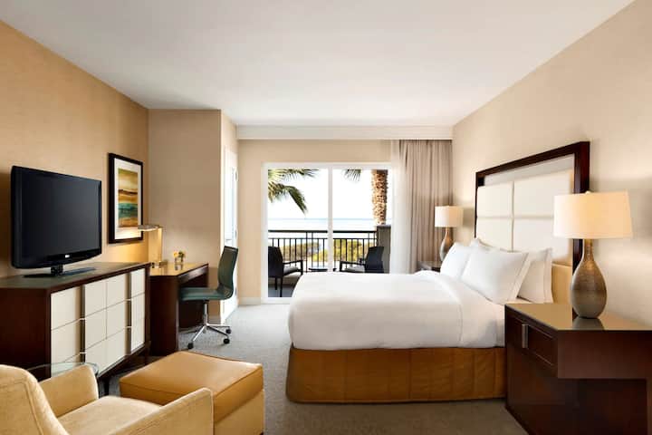 Explore Oceanside Pier: Oceanview, Pool, Parking! - Encinitas, CA