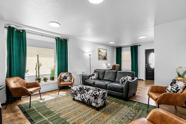 Beautiful, Clean, Peaceful With Ample Parking. - Pueblo, CO