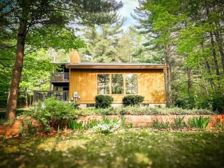 Home North Of Lake Leelanau. Near Wineries. - Leland, MI