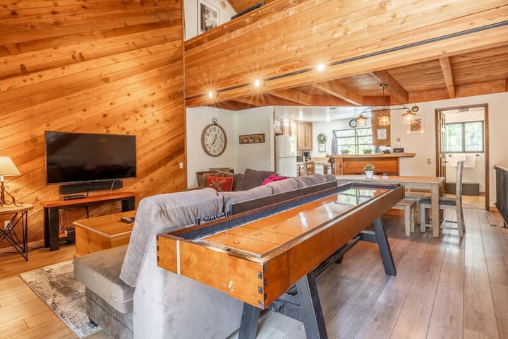 Snowflower #79-2 Bedroom & Loft, 3 Bath, Sleeps 8 - Mammoth Lakes, CA