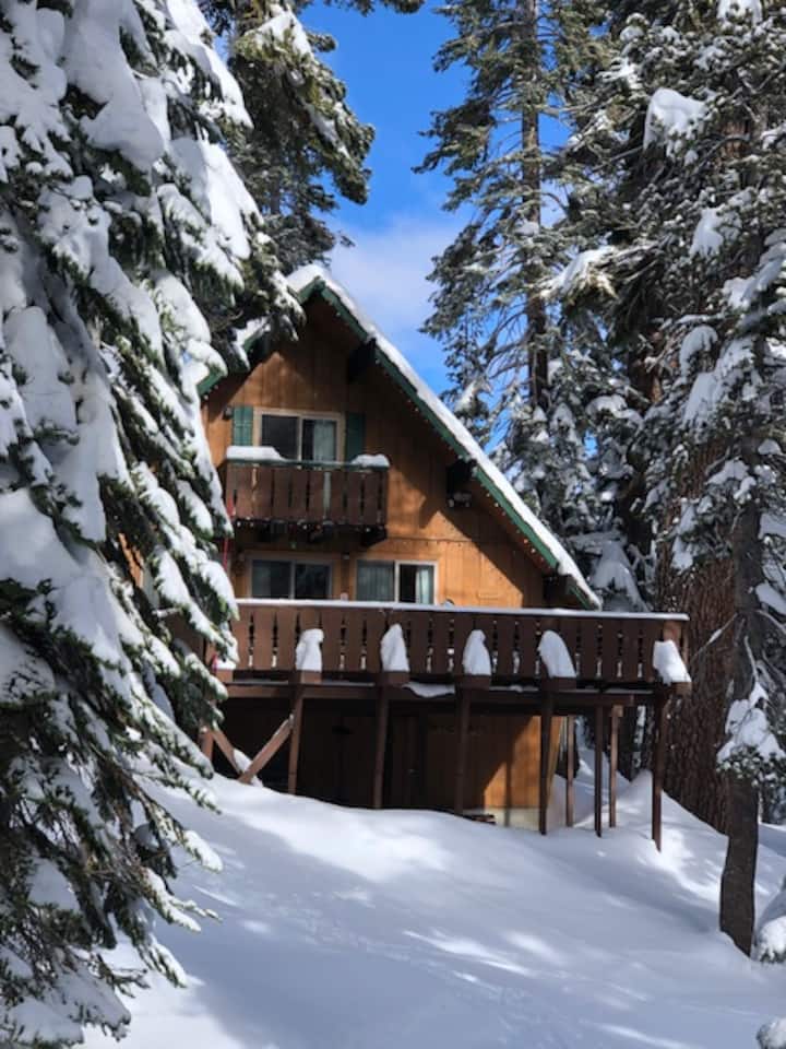 Chalet 21 - Mountain Cabin For All Seasons, Close - June Lake, CA
