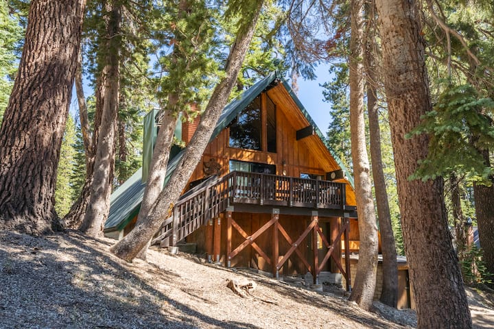 Chalet 23 - All-season Cabin Right By The Slopes - Sierra Nevada Mountains, California