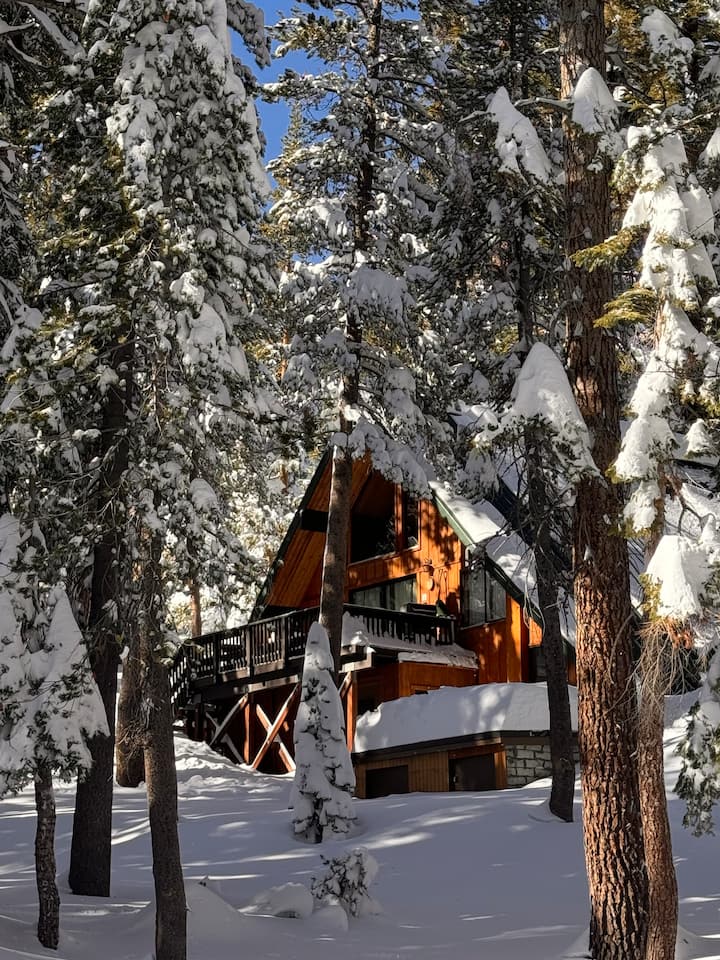 Chalet 23 - All-season Cabin Right By The Slopes - Sierra Nevada Mountains, California