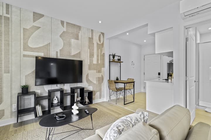 Stylish 1-bedroom Haven By Jean Talon Market - Montreal
