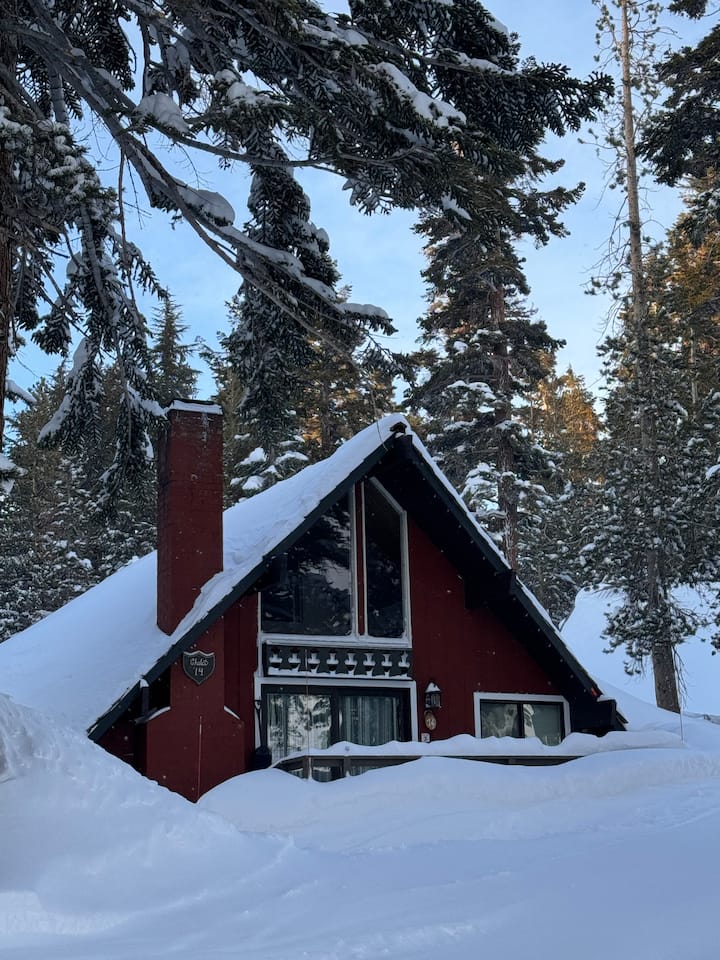 Chalet 14 - Slopes Nearby, Stay Cozy All Year - Sierra Nevada Mountains, California