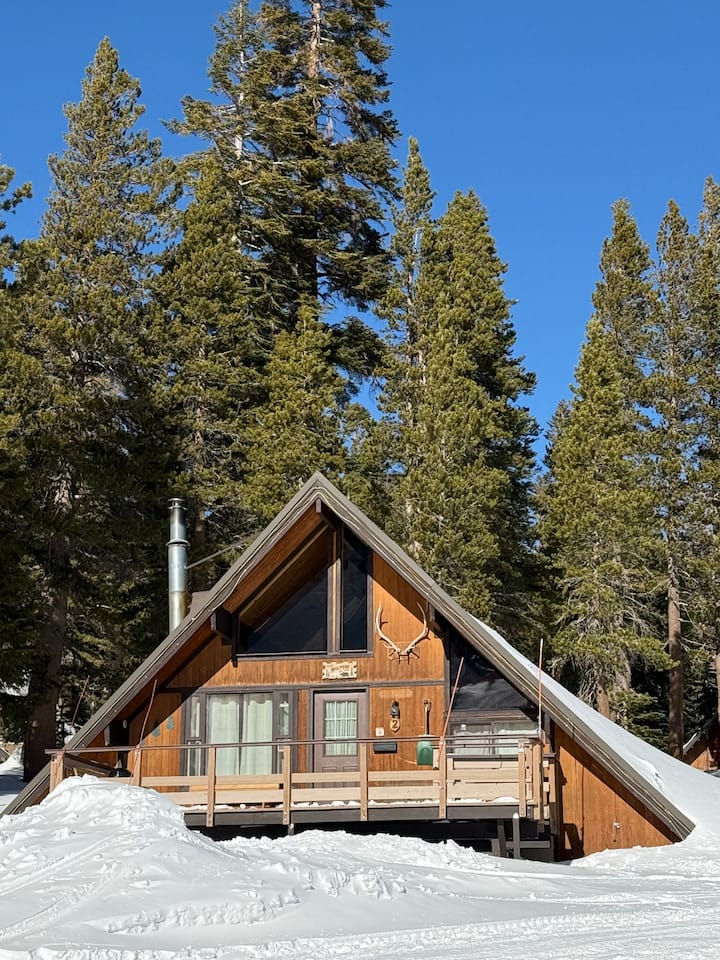 Chalet 2 - Slopeside Stay For Every Season - Sierra Nevada Mountains, California