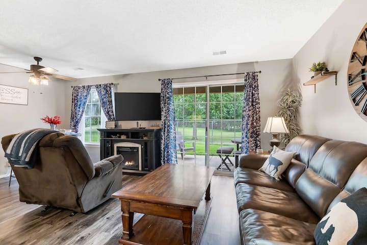 Fallcreek Haven A Chic Retreat - Branson, MO