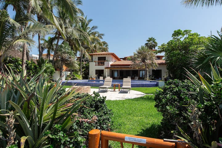 Beautiful Beachfront House Girasol - Bucerías