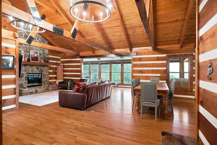 Waterfront Fox Hill Cabin - Rustic Retreat W/ Fire - Center Hill Lake, TN