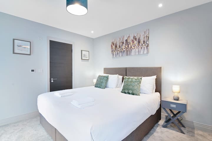 Spacious 3 Bedroom, 2 Bathroom, Surbiton - Surbiton