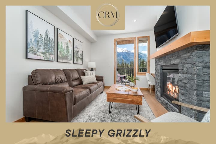 The Sleepy Grizzly | King Bed | Queen Sofa Bed | - Canmore