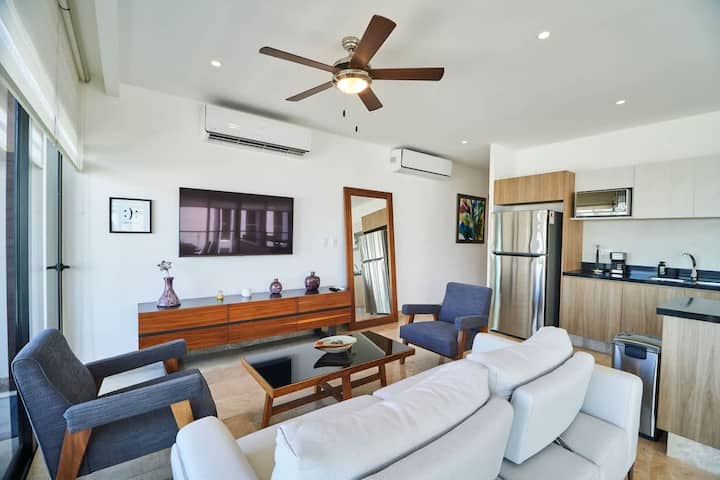 Stylish Hideaway W Rooftop Jacuzzi, Pool And Gym - Playa del Carmen