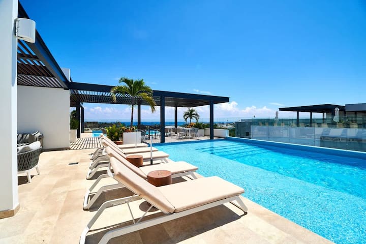 Stylish Hideaway W/ Rooftop Jacuzzi, Pool & Gym - Playa del Carmen