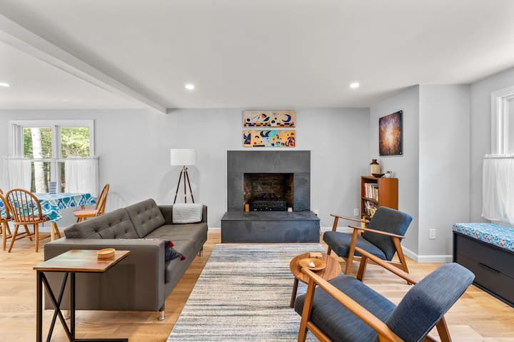 4 Bedroom - 5 Min. Walk To Jenkins Pond - Black Beach, Falmouth