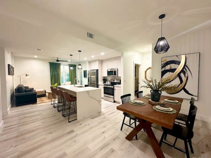 Comfy 2bed, 2bath, Pool Access, Full Kitchen - Gulfport, MS