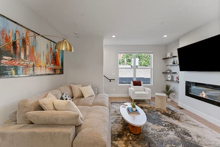 The Modern Muse Art Home - Mar Lee - Denver