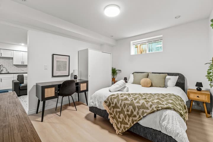 Brand New 2 Bedroom Suite - Burnaby