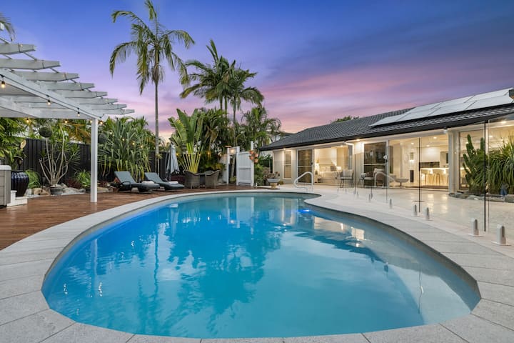 Luxury Oasis With Private Spa & Pool Retreat - Maroochydore