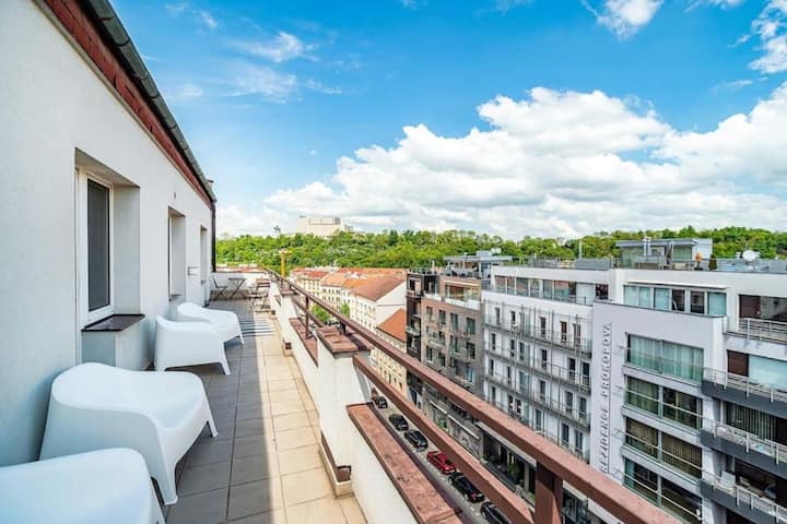 3 Bedroom, Terrace +Jacuzzi, Sauna In Zizkov (602) - Prague