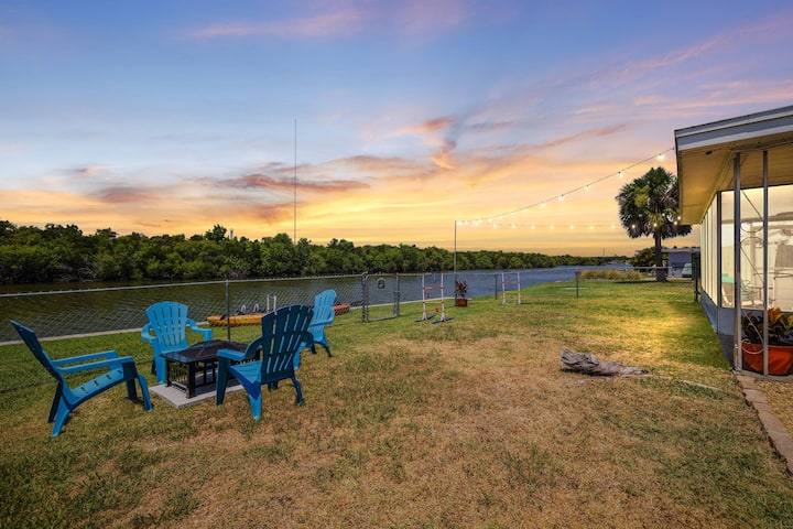 Lakeside Escape W/ Kayaks, Firepit & Bbq! - Tarpon Springs, FL
