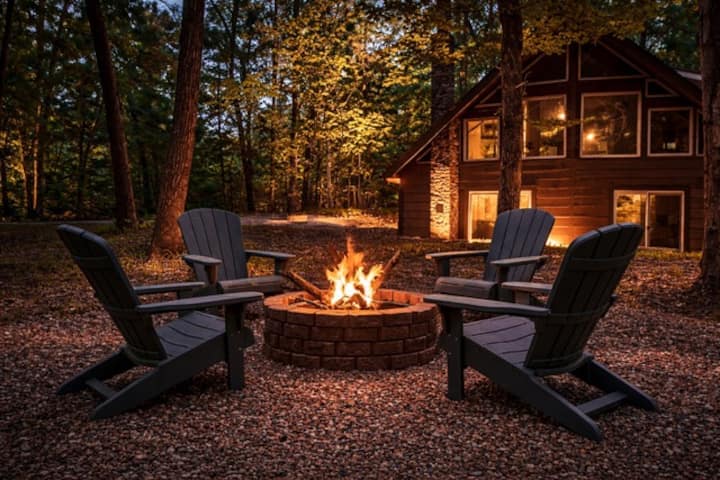 Woodhaven Retreat Private Cabin On Secluded Acres! - Carbondale, IL