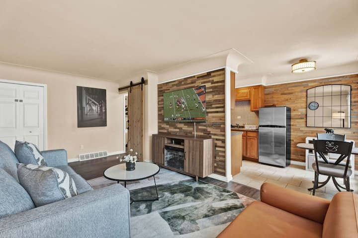 Cozy Shelby Retreat | Patio + Near Lake Access - Rochester Hills, MI