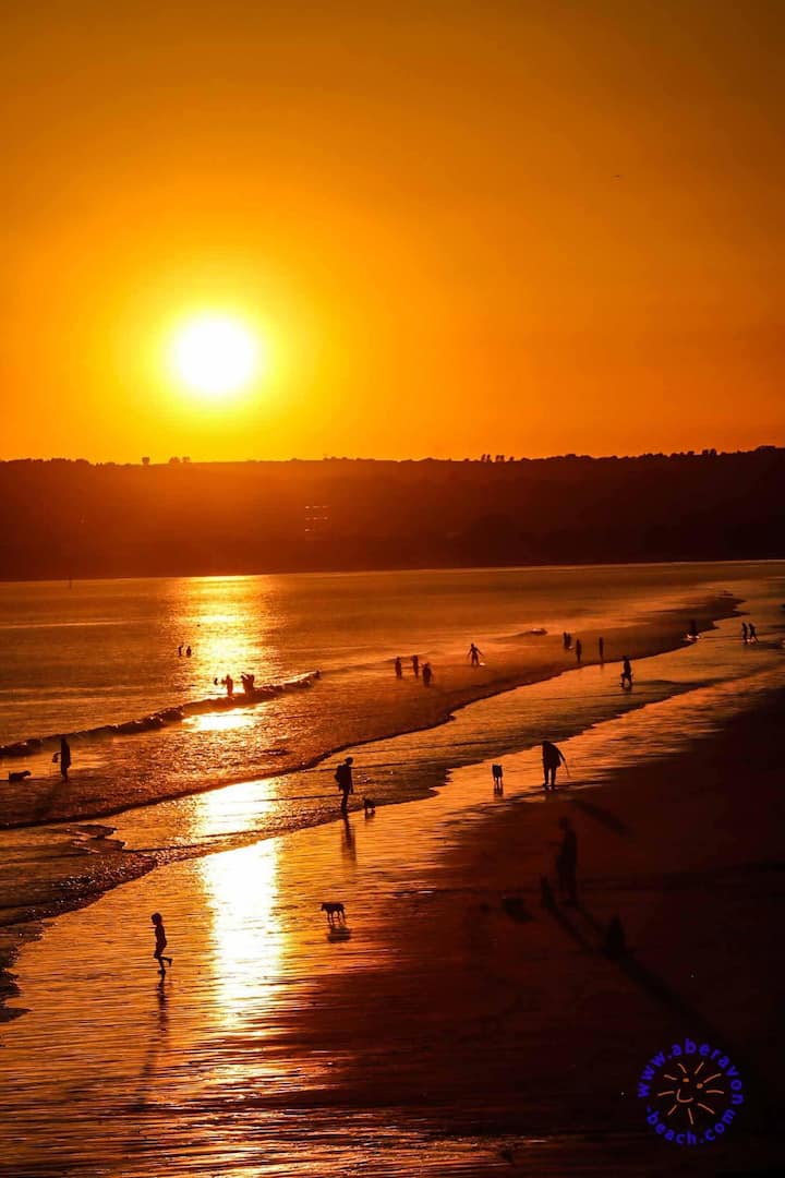 Charming Shepherd's Cottage, Pets Welcome,parking - Bridgend