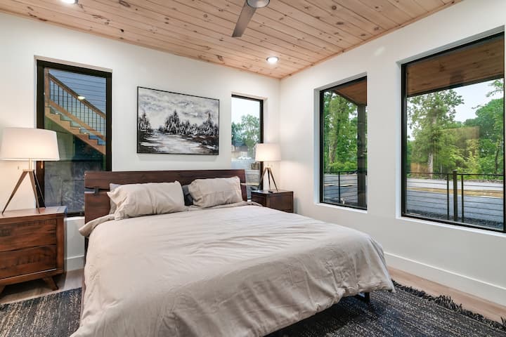 Cozy Fall Retreat | Luxurious Stay, Pool + Hot Tub - Sevierville, TN