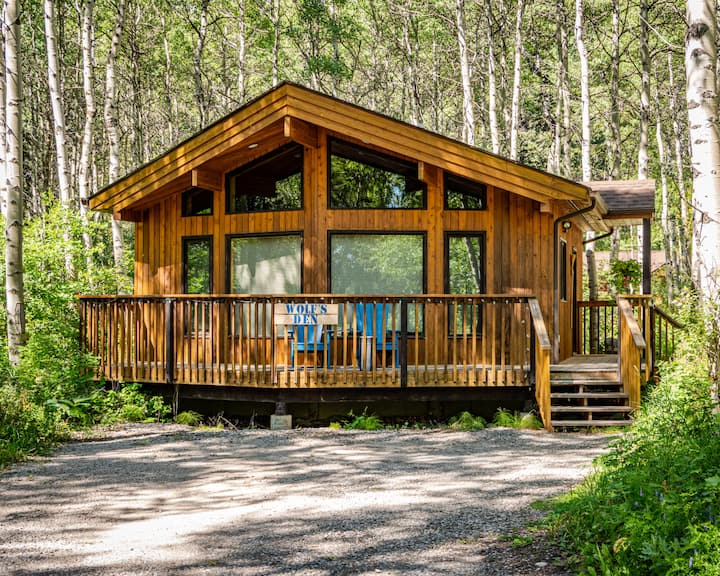 Crowsnest River Chalet - Wolf’s Den - Blairmore