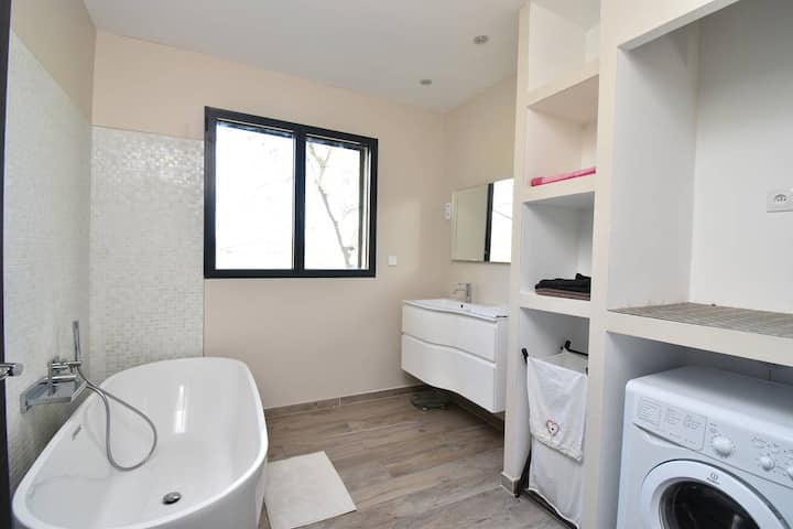 Houses & Villas For 4 People - Vauvert
