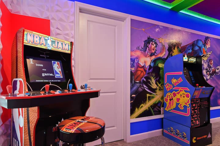 Disney 9br Home W/ Game Room & Pool At Storey Lake - キシミー, FL