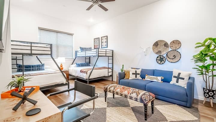 Rooftop Oasis | Luxury Next To At&t + Globe Life - Arlington, TX