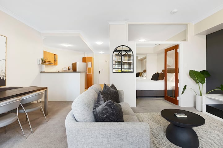 Executive Elegance: Stylish 1br Suite On Hay St - Perth