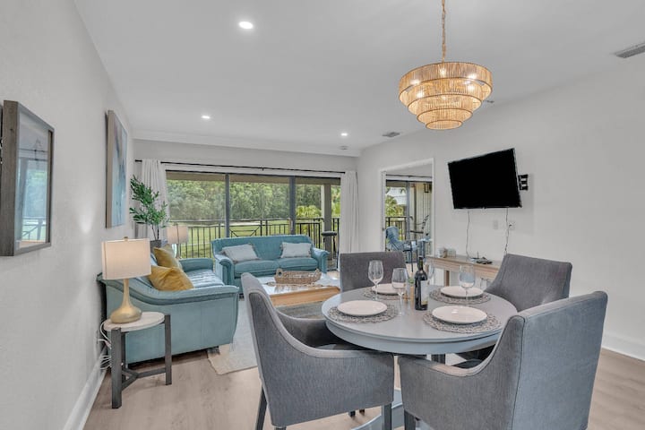 Golf & Tennis Retreat W/ Views & Full Amenities! - Wesley Chapel, FL